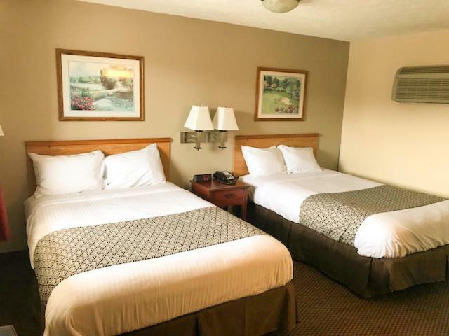 Sandusky Inn Resort: Best Prices & Reviews | Resort Hotel